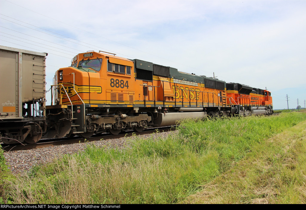 BNSF 8884